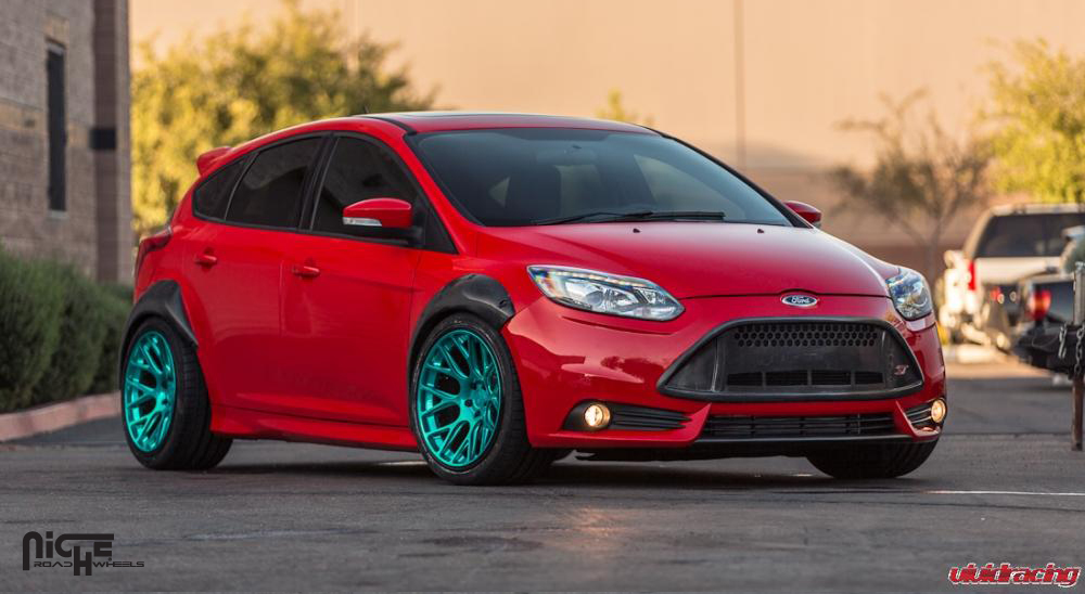 Ford Focus w/ Polished Tinted 19x10 Niche Circuit Wheels