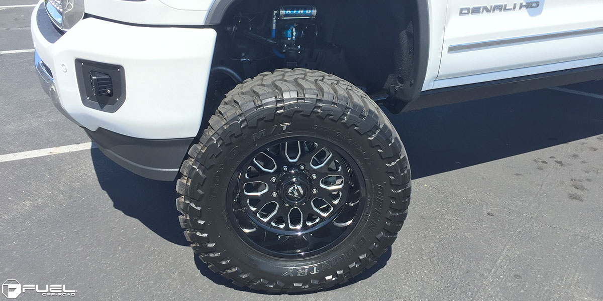 GMC Denali HD w/ 20x9 Fuel FF19 Wheels