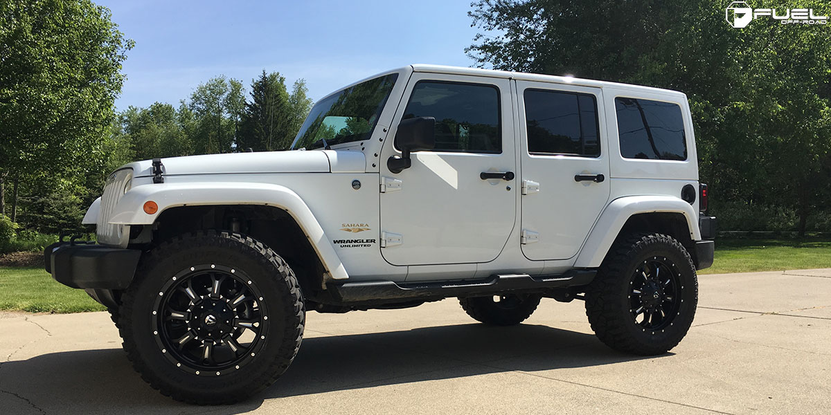 Jeep Sahara w/ 20x9 Fuel Krank D517 Wheels