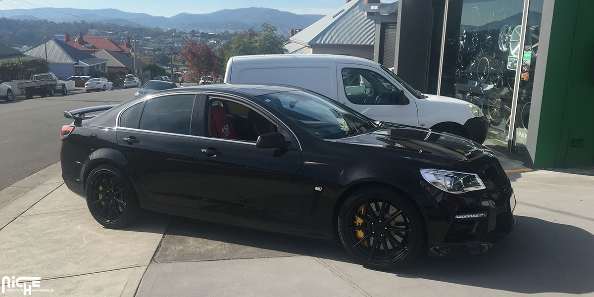 Holden Commodore w/ 20x9 Niche Essen M147 Wheels
