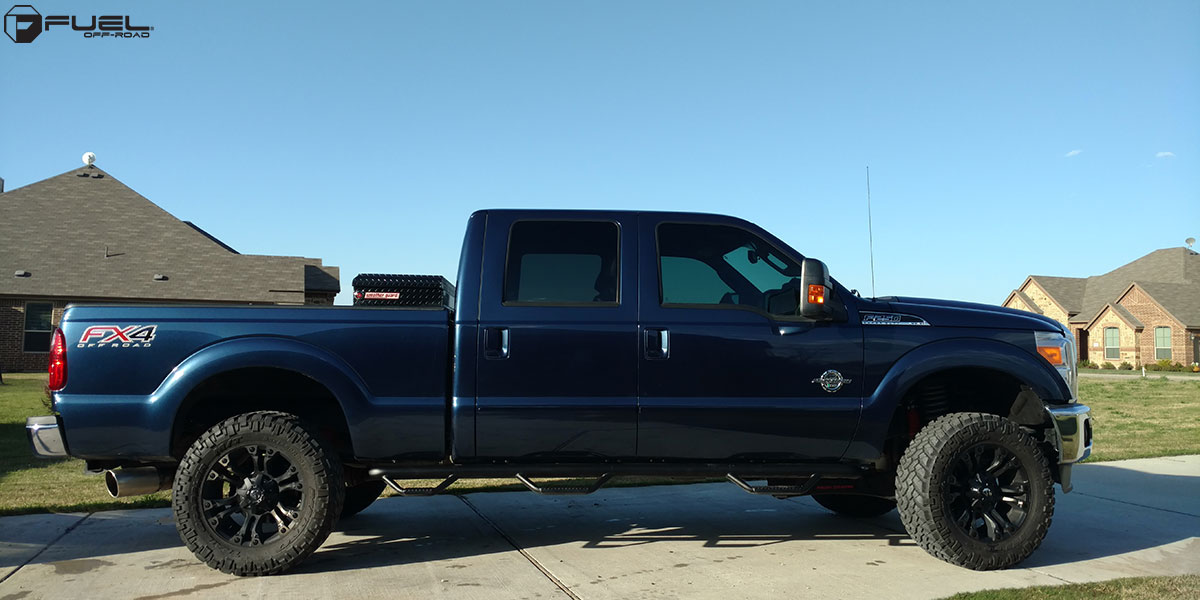 Ford F-250 Super Duty w/ 20x9 Fuel Vapor D569 Wheels