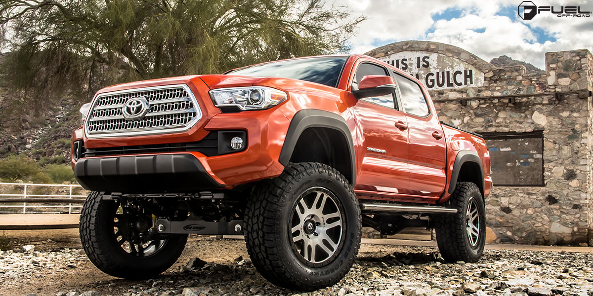 Toyota Tacoma w/ 20 Fuel Recoil D585 Wheels