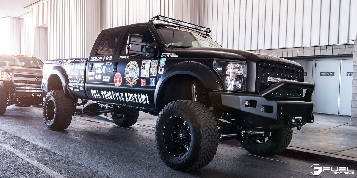 Ford F-350 Super Duty w/ Fuel Krank D517 Wheels
