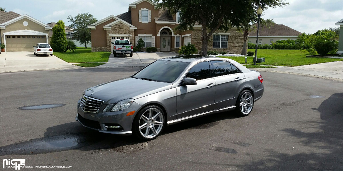 Mercedes-Benz E350 w/ 20x9 Niche Lucerne M142 Wheels