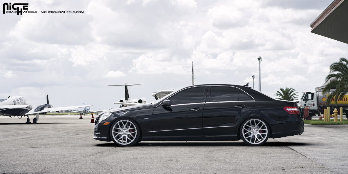 Mercedes-Benz E350 w/ 20x8.5 Niche Intake M160 Wheels