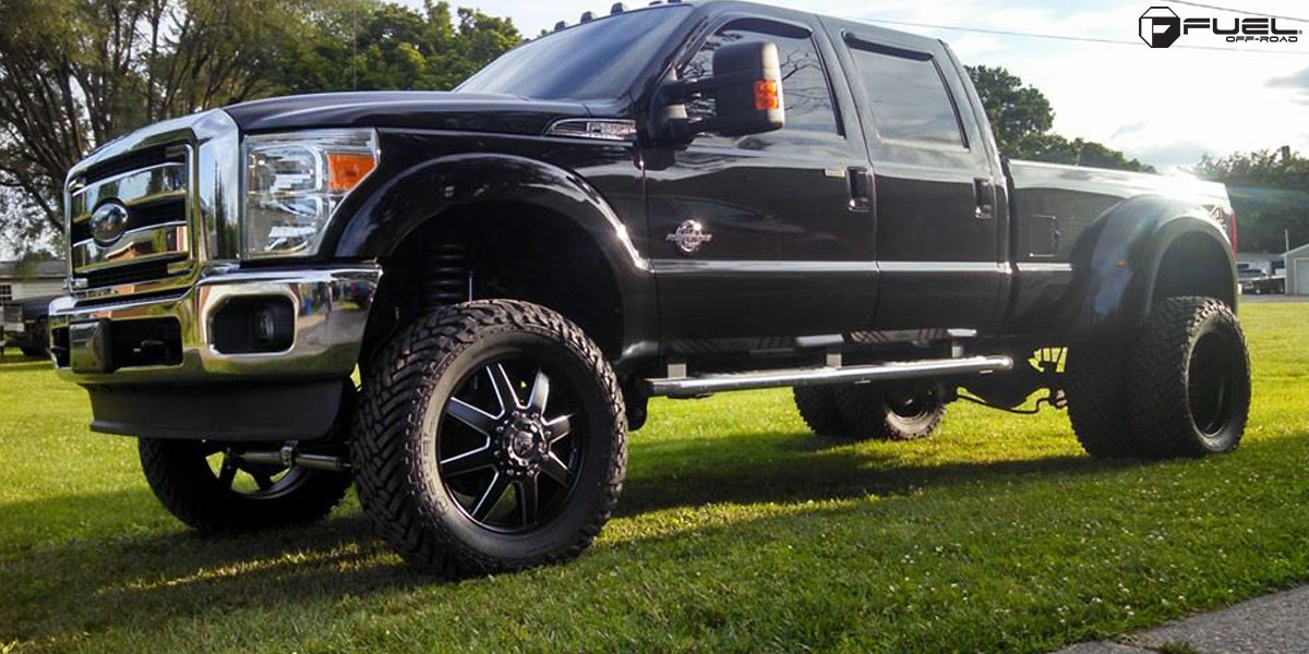 Ford F-350 Dually w/ 22x8.25 Fuel Maverick Dually Front D538 Wheels